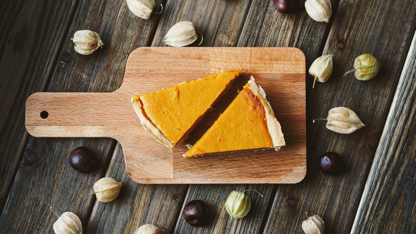 12 props to elevate your food photography game