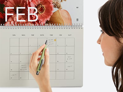 Ontwerp en print nu je eigen kalender online | Canva