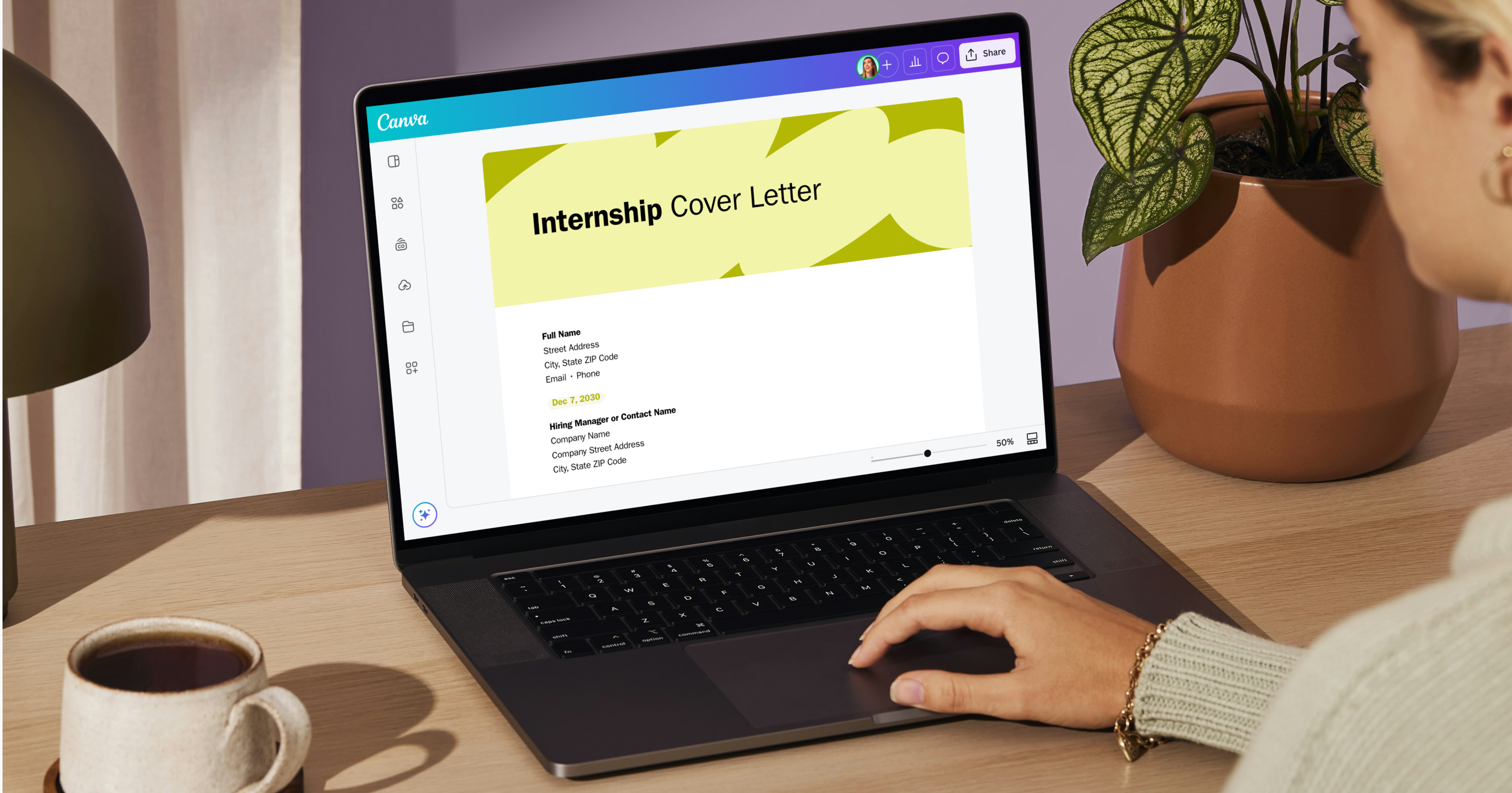 Writing an internship cover letter: Examples & tips | Canva