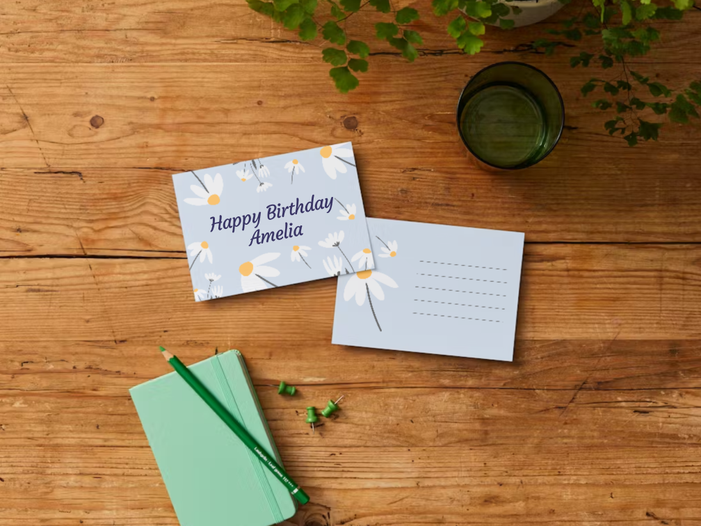 Diseñar e imprimir postales online | Canva